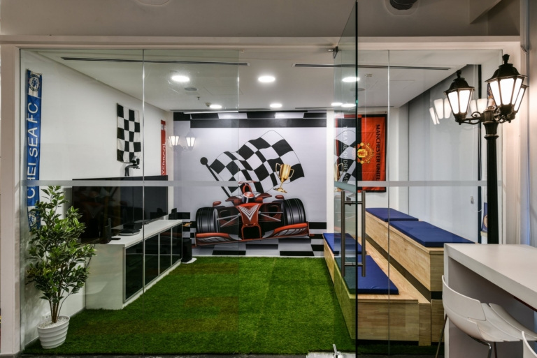 DBS Bank Headquarters - Mumbai | Office Snapshots