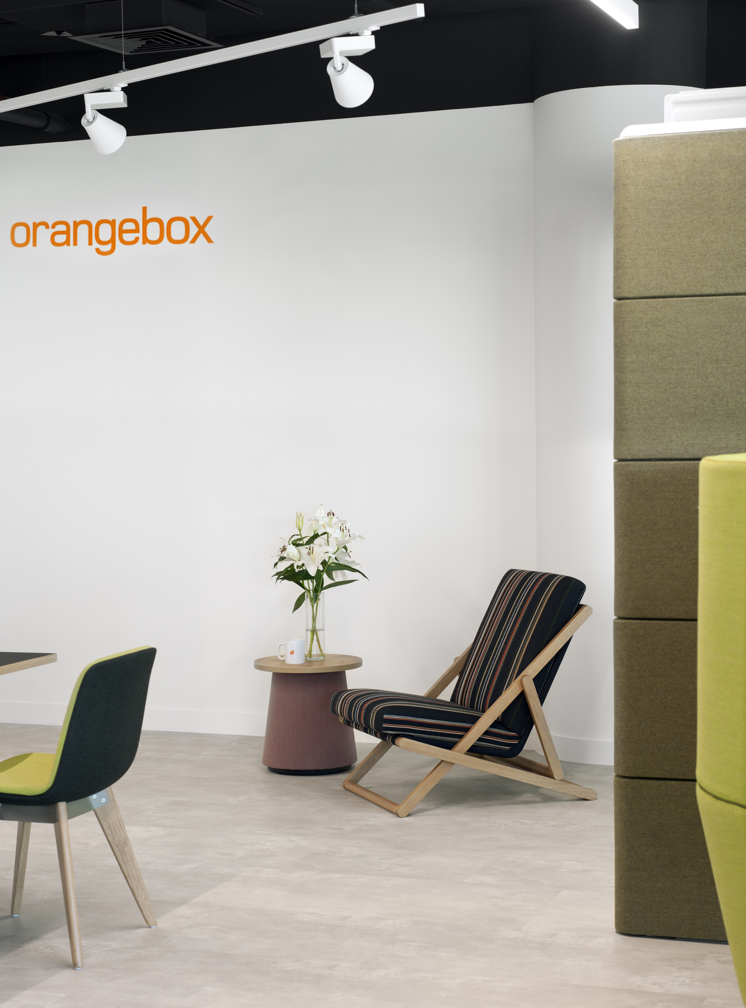 Orangebox Smartworking Offices and Showroom - Dubai | Office Snapshots