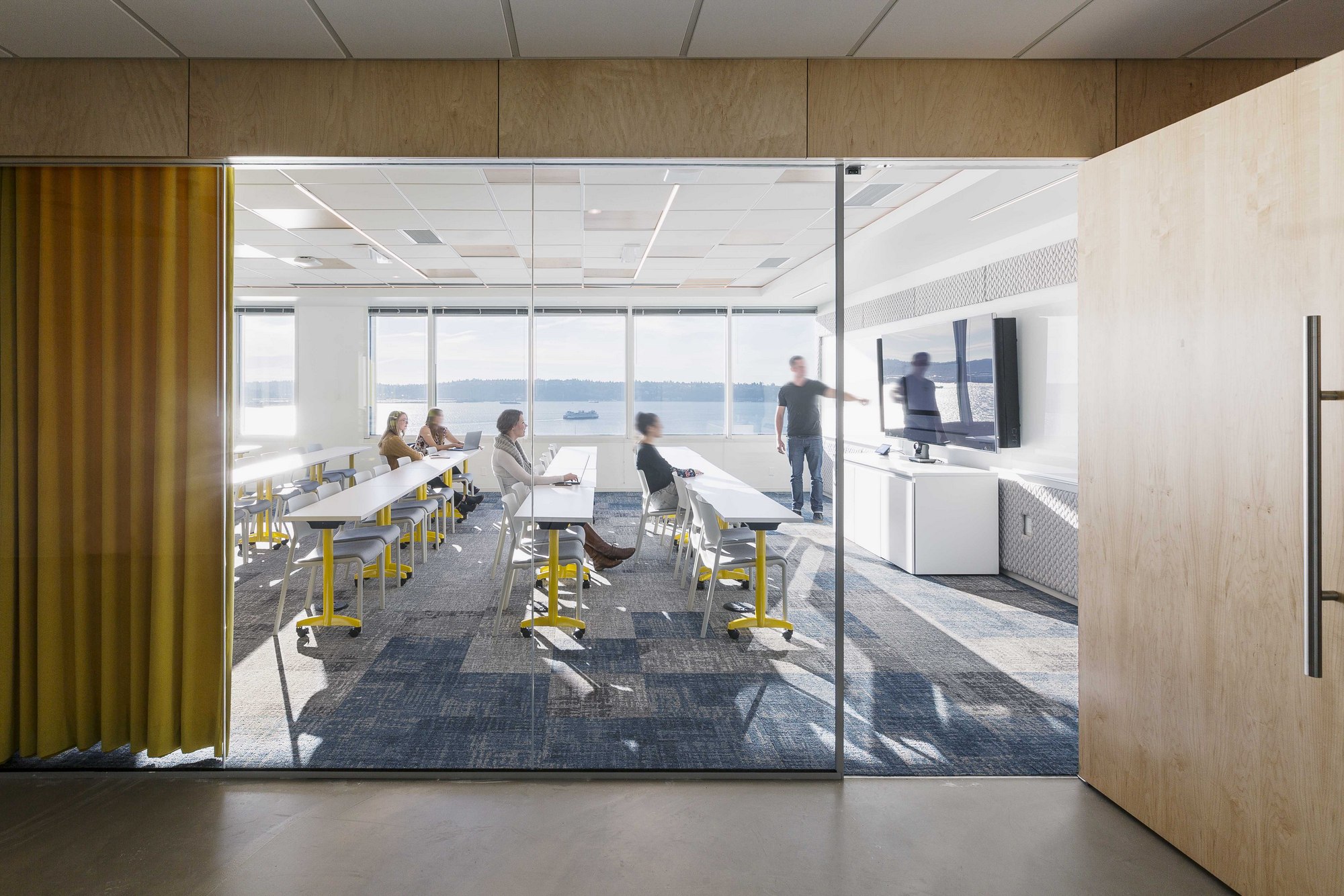 Tech Media Office - Seattle | Office Snapshots