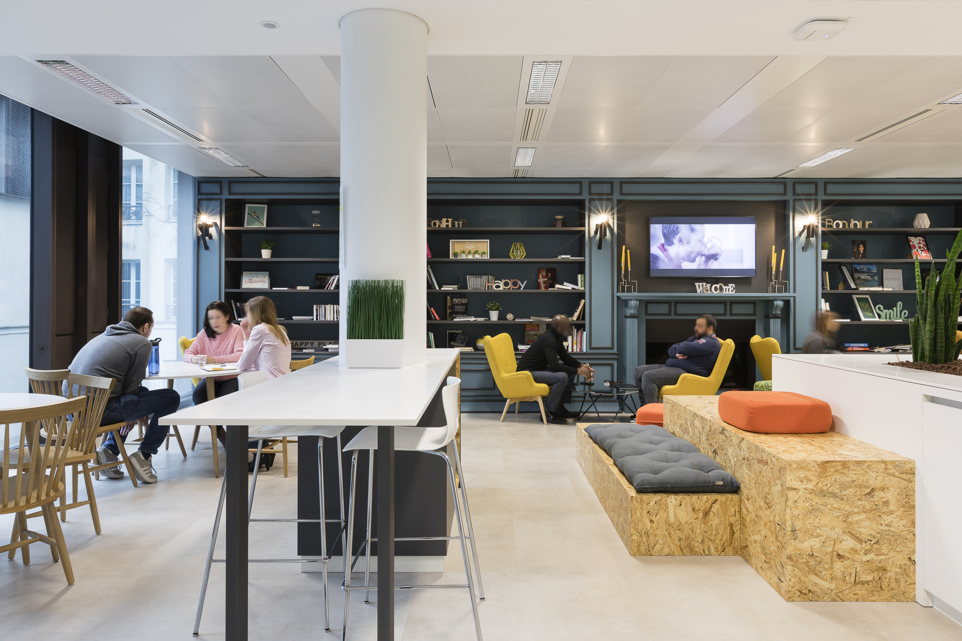 Alexis Paoli | Photographer | Office Snapshots