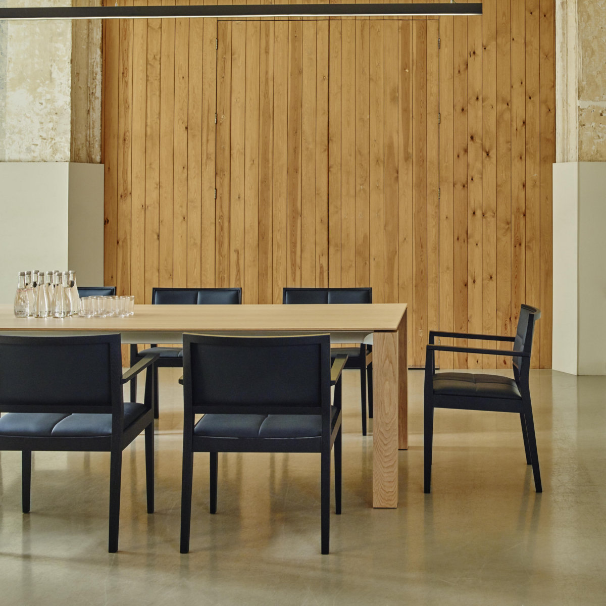 Andreu World Extra Table | Office Snapshots