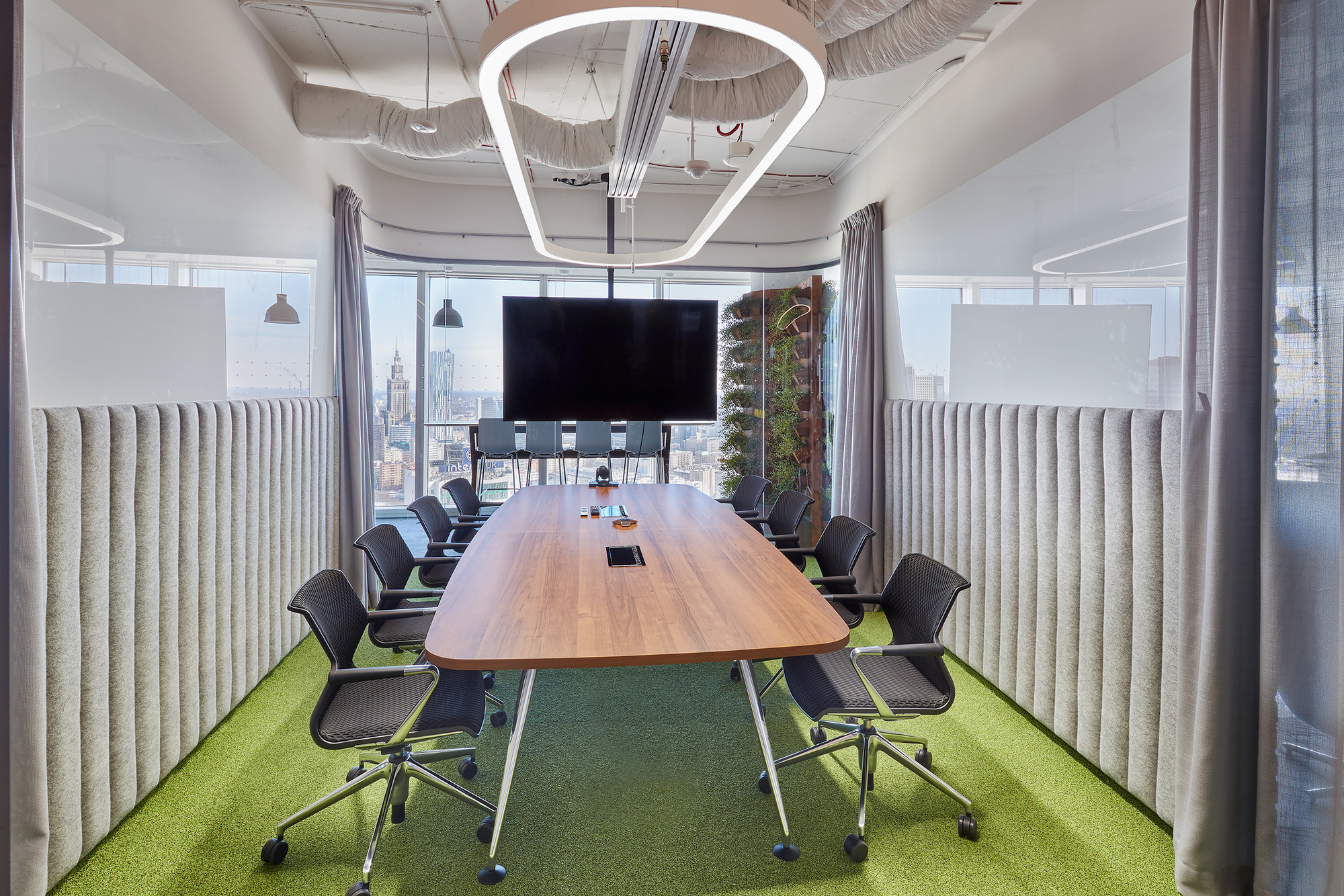 HL Tech Offices - Warsaw | Office Snapshots
