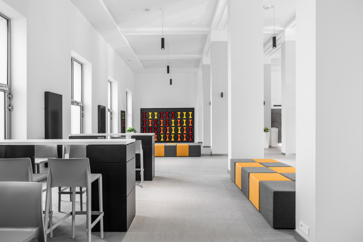 National Chamber of Commerce Offices - Warsaw | Office Snapshots