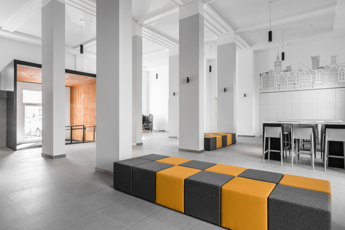 National Chamber of Commerce Offices - Warsaw | Office Snapshots