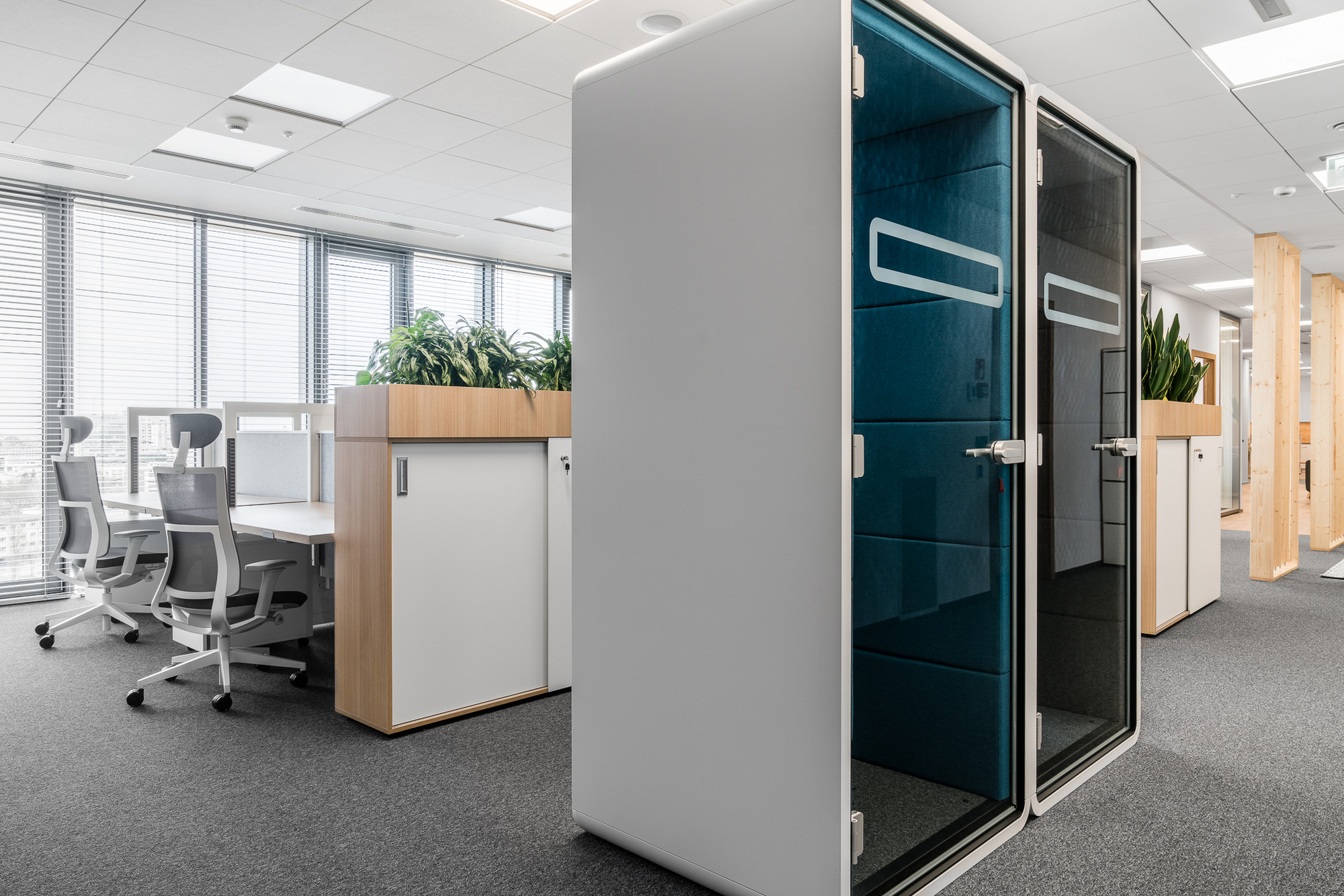 Edwards Lifesciences Offices - Warsaw | Office Snapshots