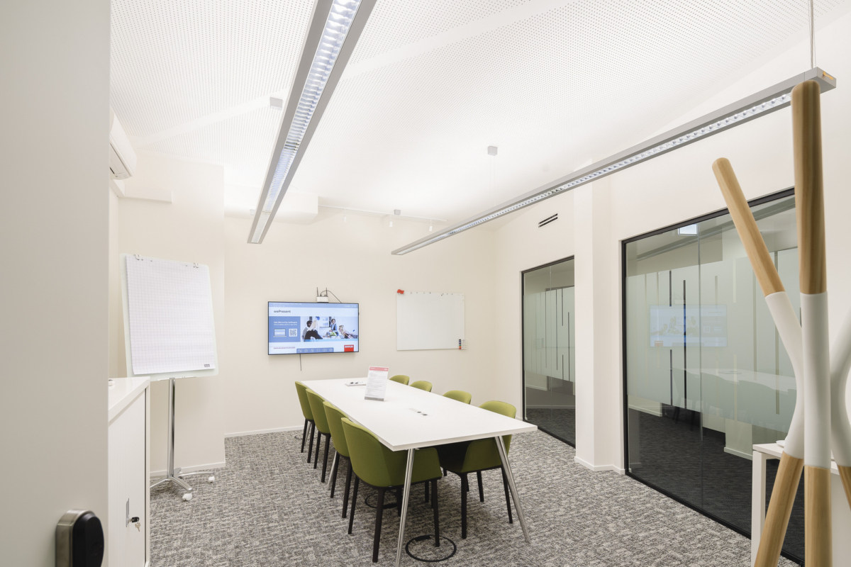 Regus Coworking Offices - Hamburg | Office Snapshots