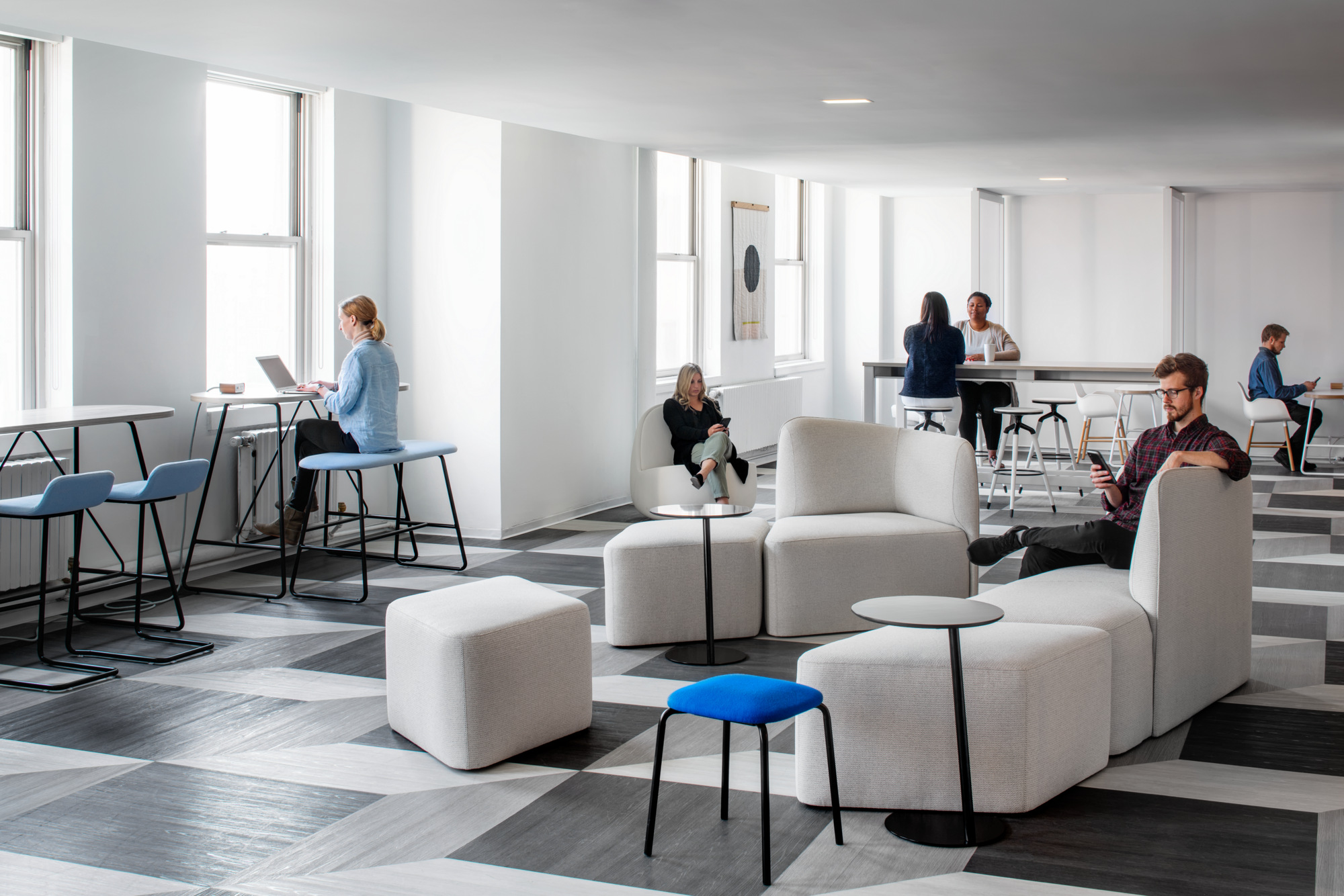 Allsteel & Gunlocke Showroom - Chicago | Office Snapshots