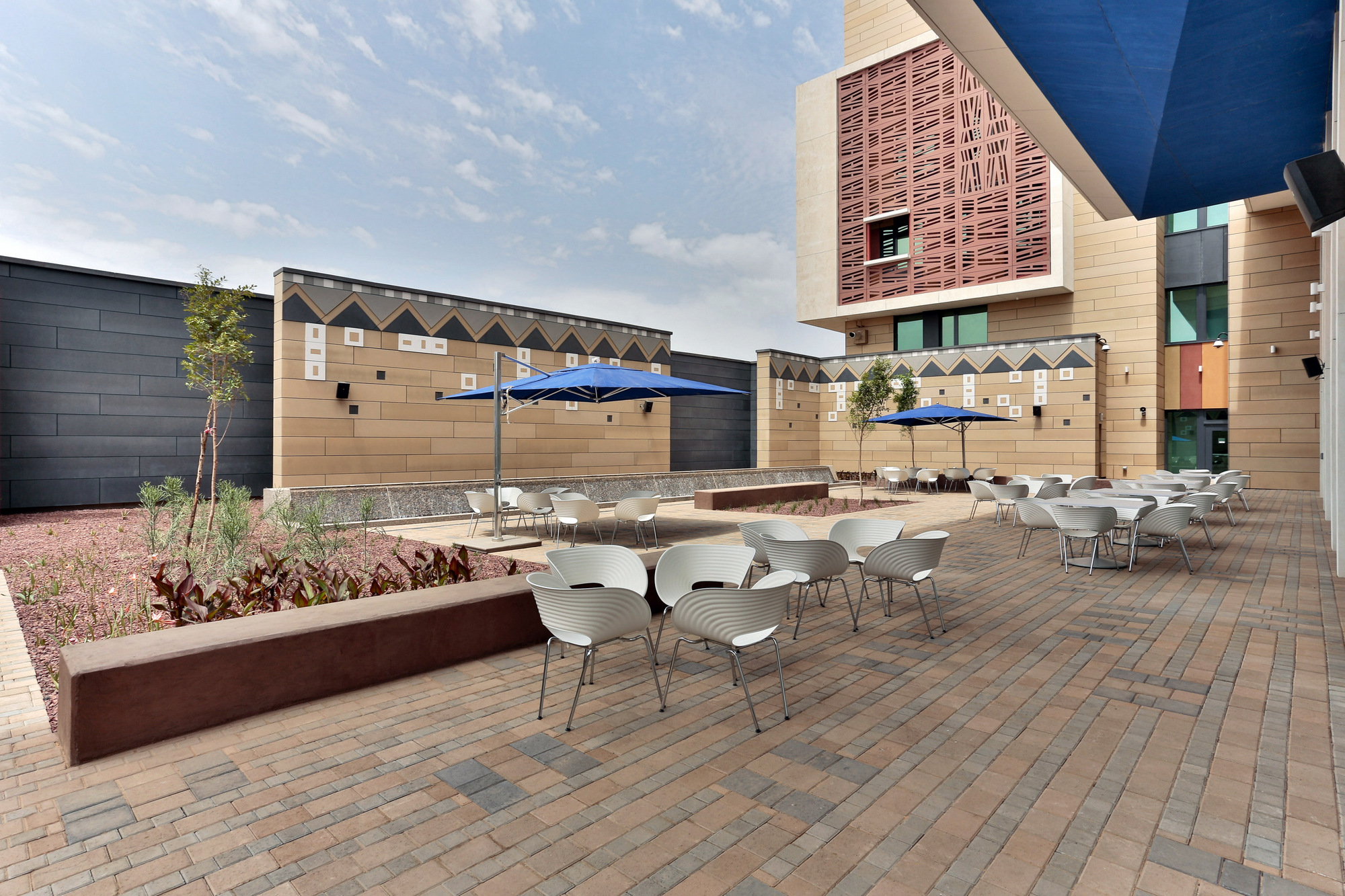 U.S. Embassy Offices - N’Djamena | Office Snapshots