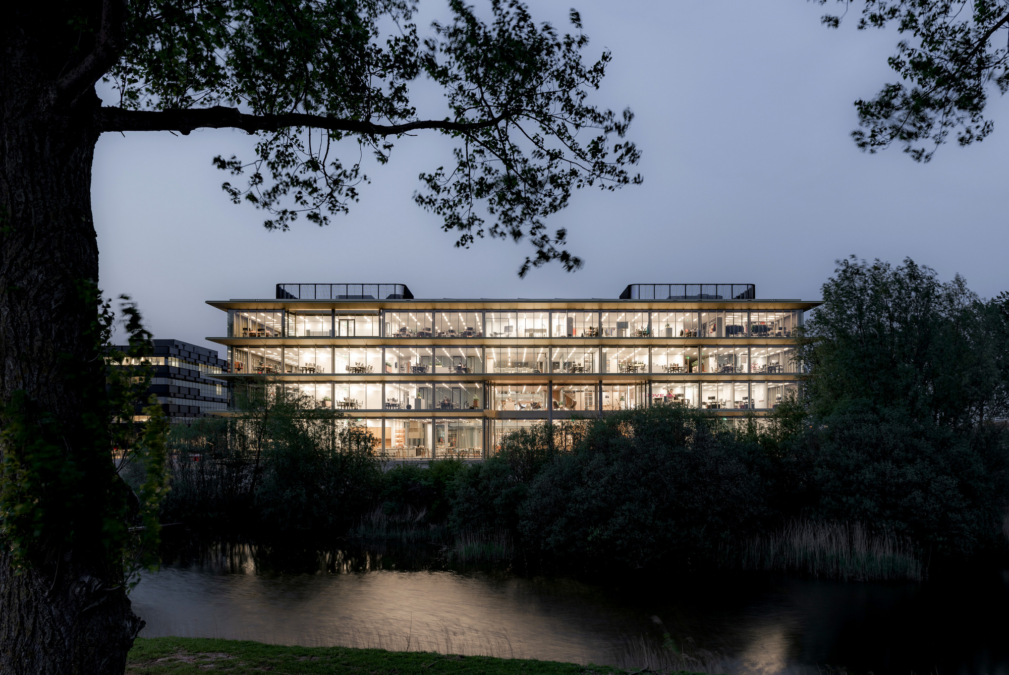 ASICS EMEA Headquarters - Hoofddorp | Office Snapshots