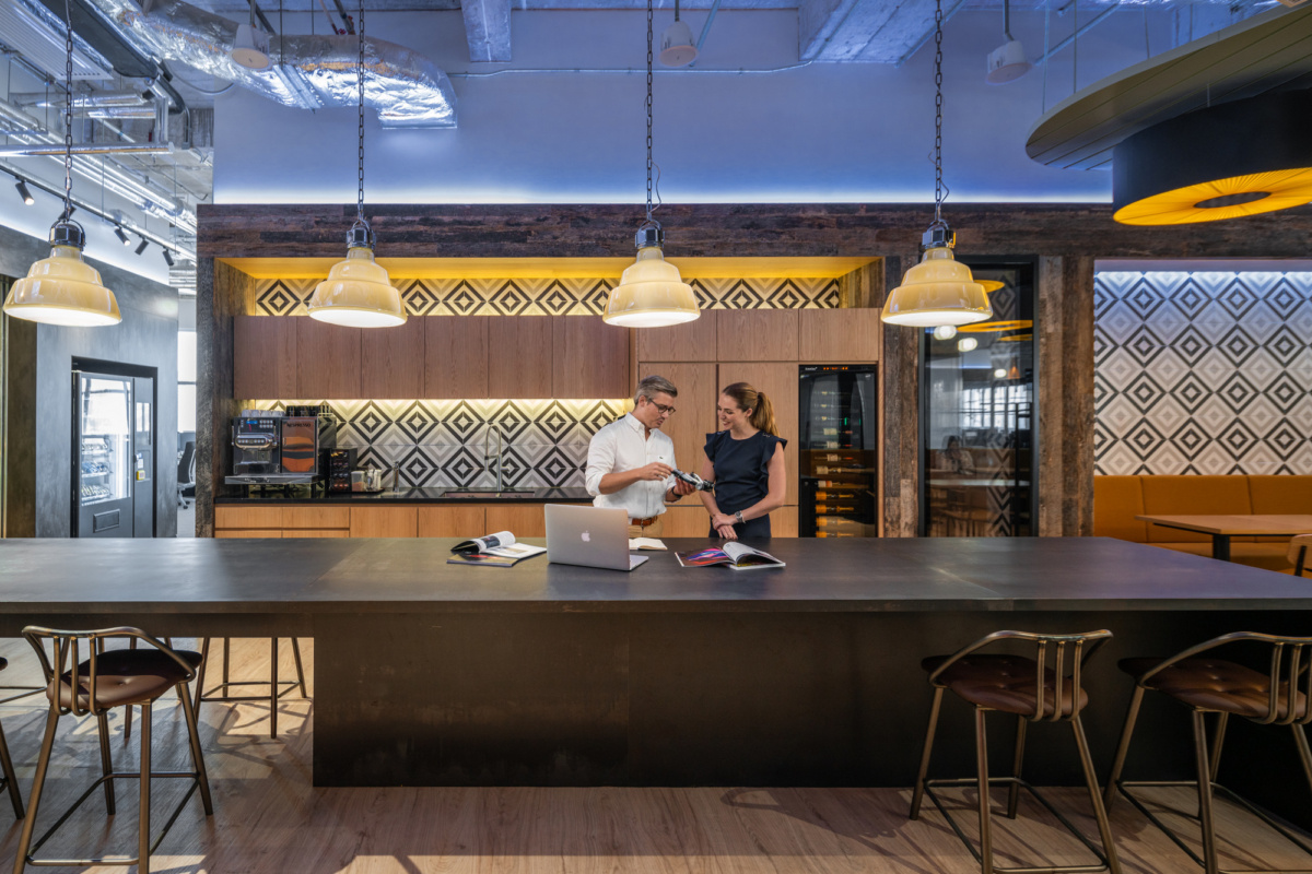 Mercedes-Benz Offices - Hong Kong | Office Snapshots