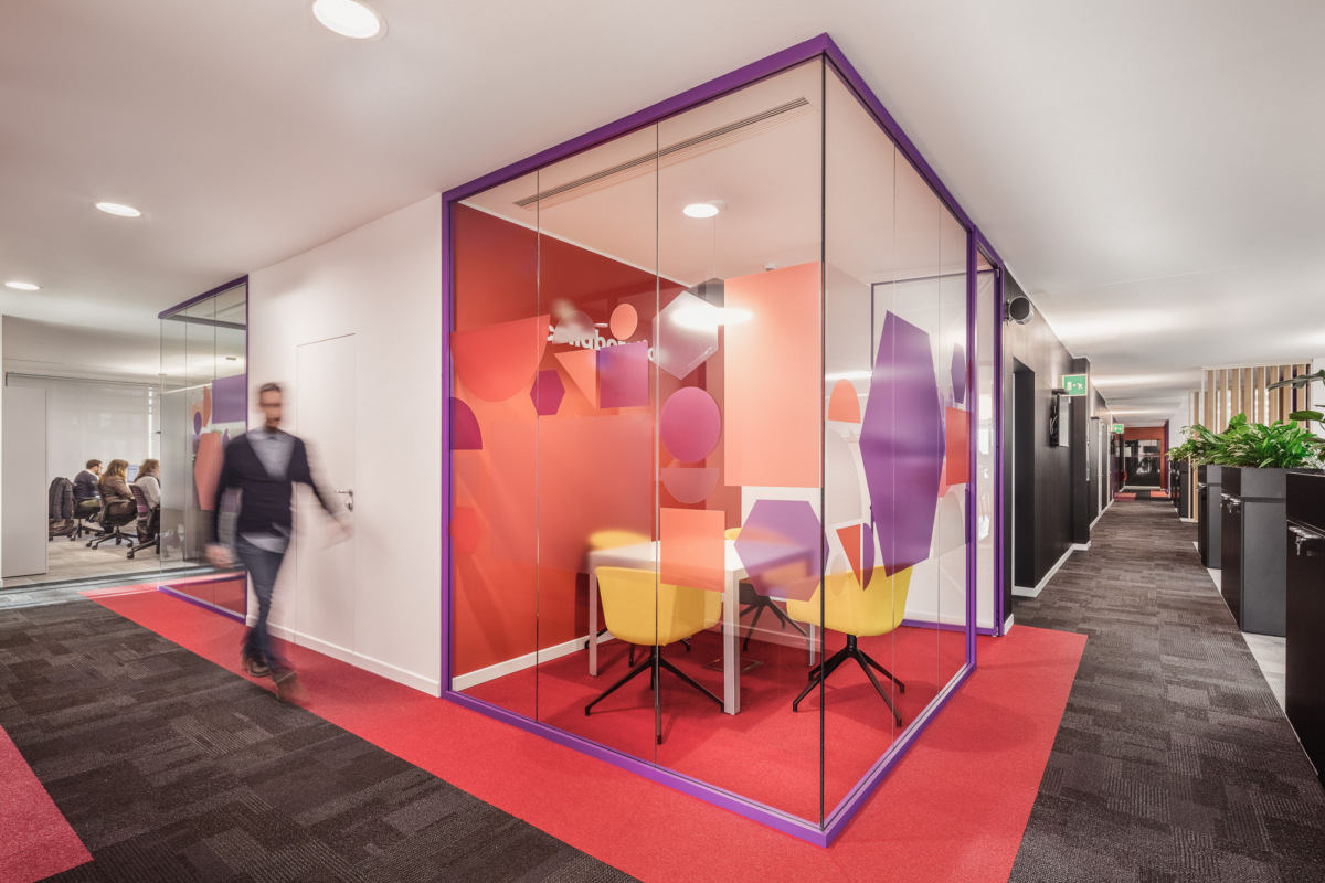 RS Components Offices - Milan | Office Snapshots