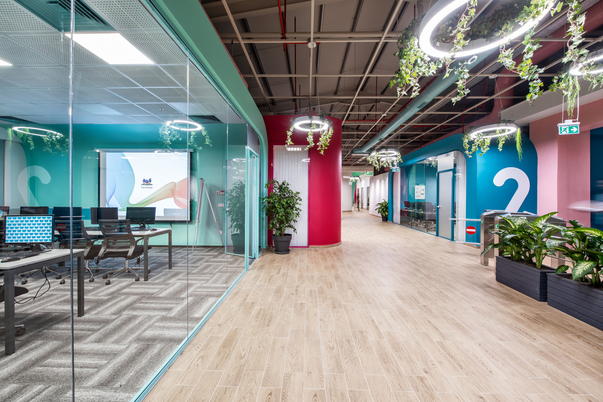 Webhelp Offices - İzmir | Office Snapshots