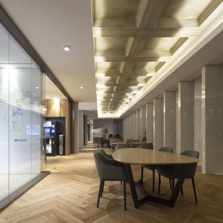 KPMG Offices - Lisbon | Office Snapshots