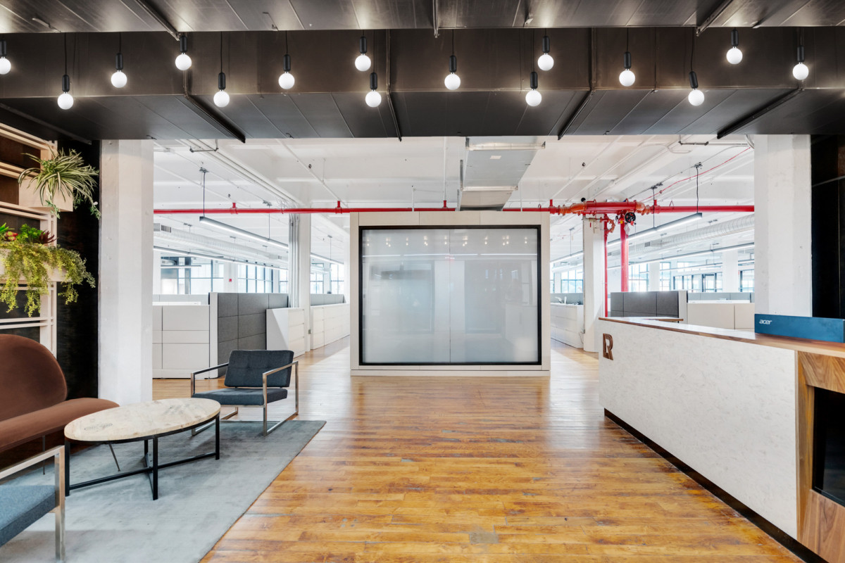 L&R Distributors Offices - New York City | Office Snapshots