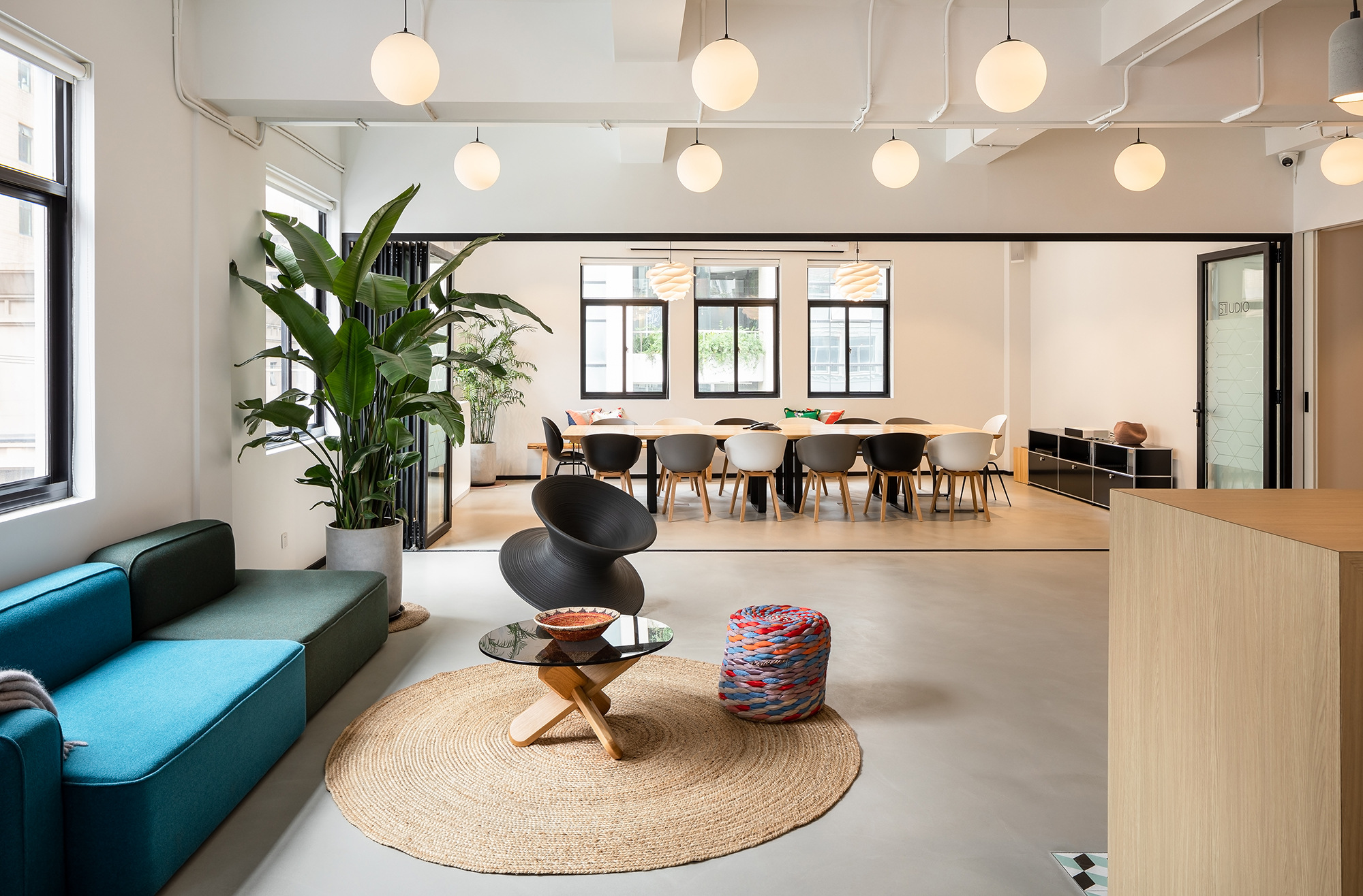 Switching Time Offices - Shanghai | Office Snapshots