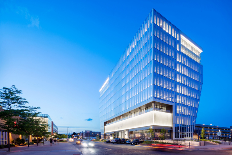 HDR Headquarters - Omaha | Office Snapshots