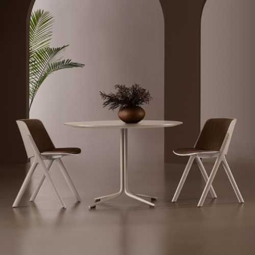 Davis Furniture Kayo | Office Snapshots