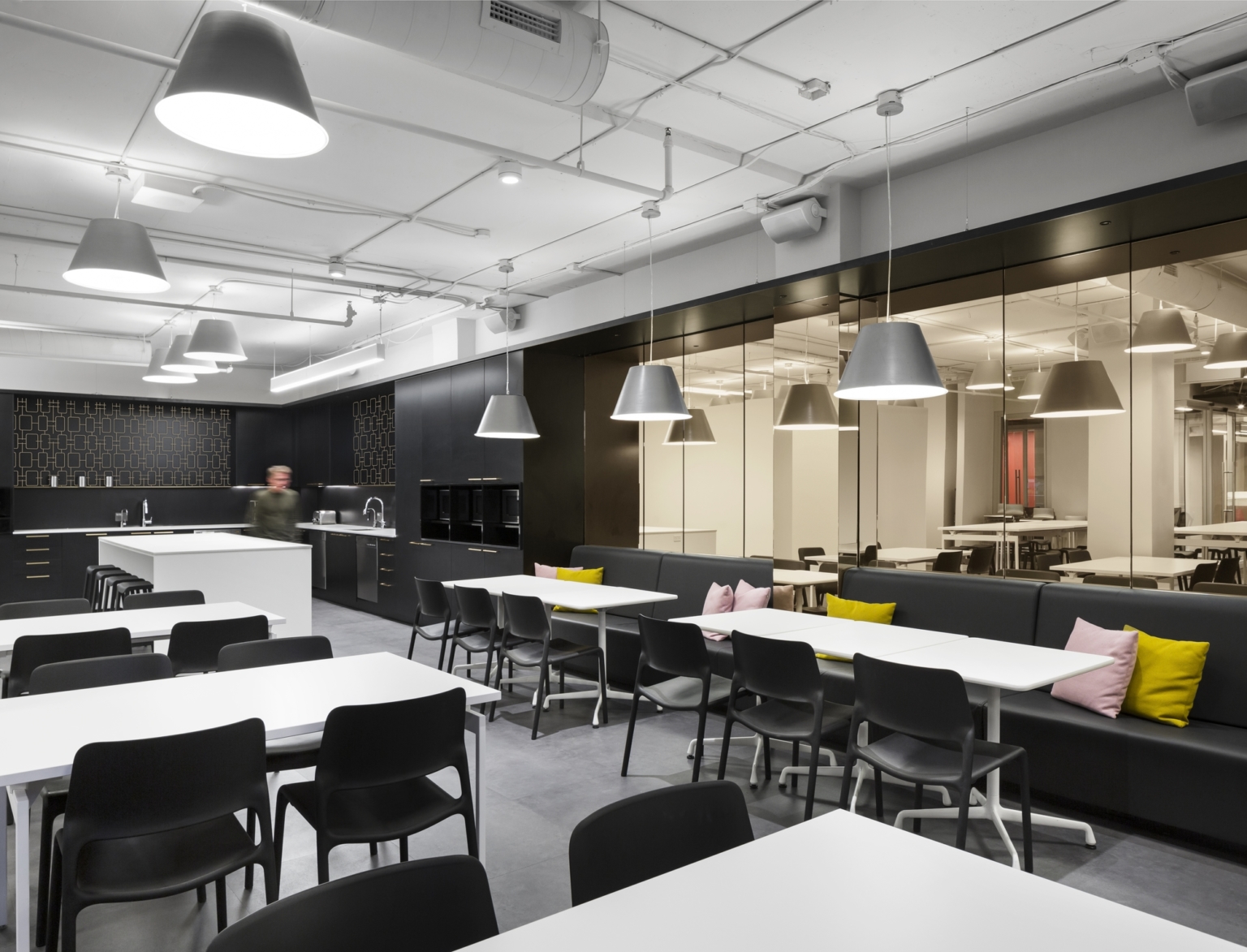 Ogilvy Offices - Montreal | Office Snapshots