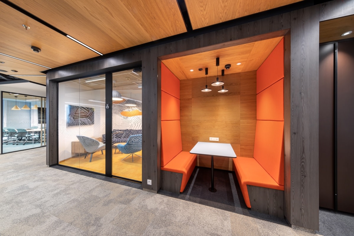 Oracle Offices - Warsaw | Office Snapshots