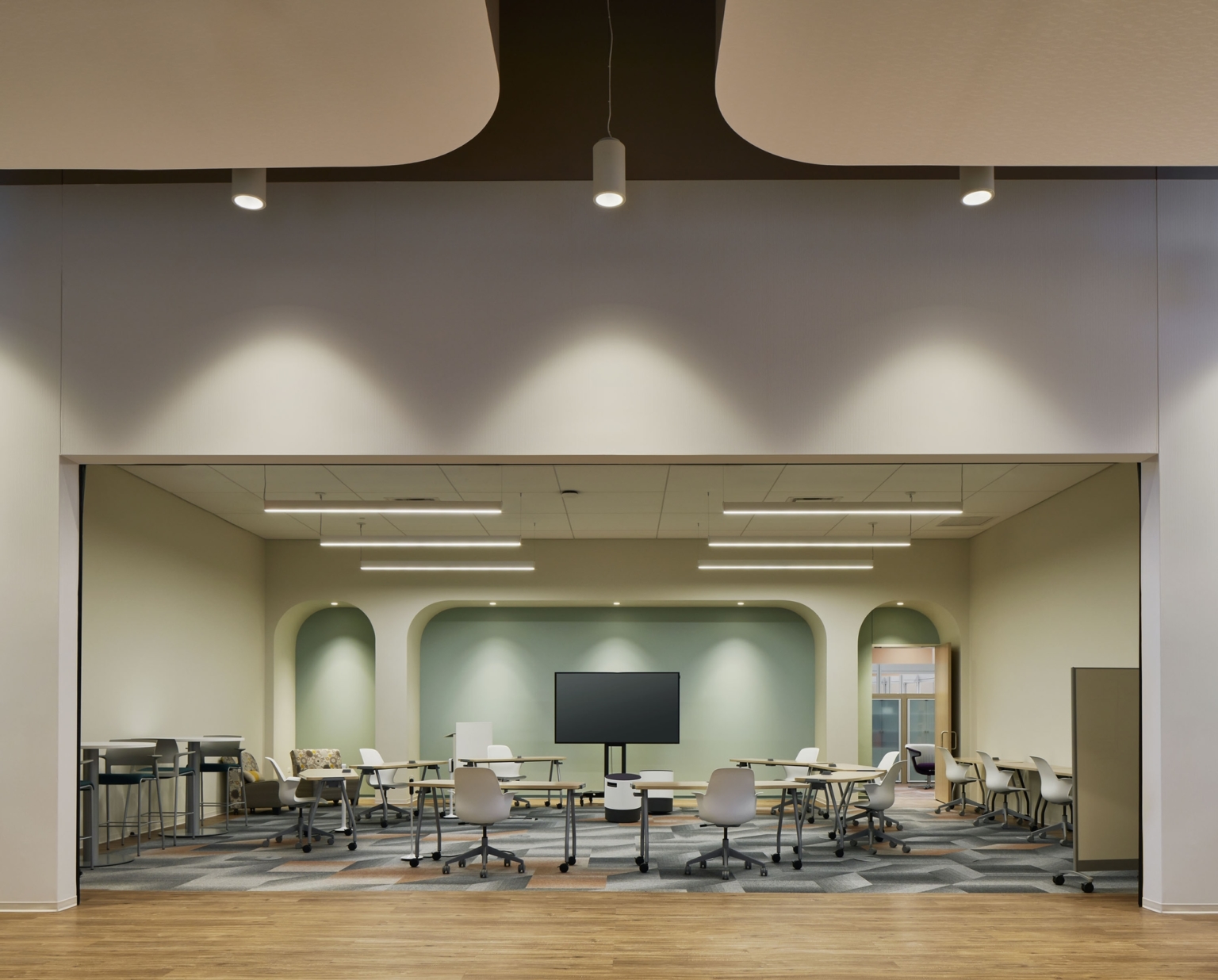 Forward Space Showroom and Offices - Wood Dale | Office Snapshots