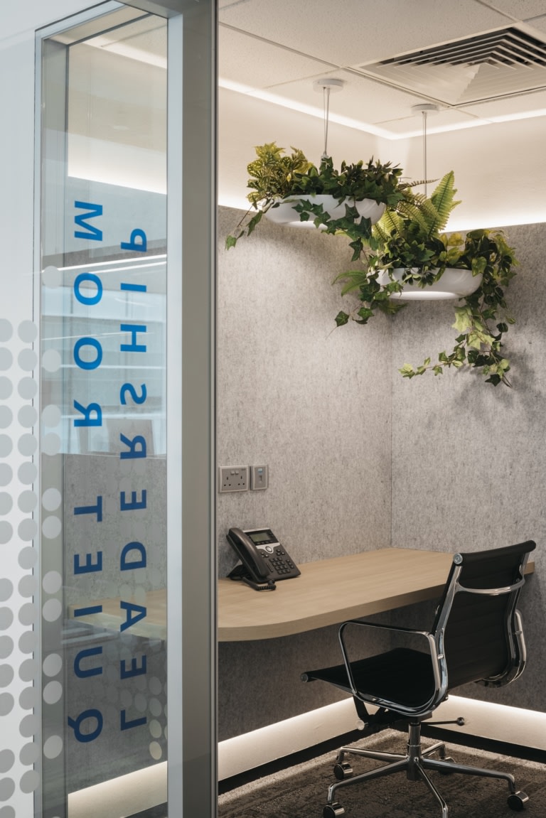 Alcon Offices - Singapore | Office Snapshots