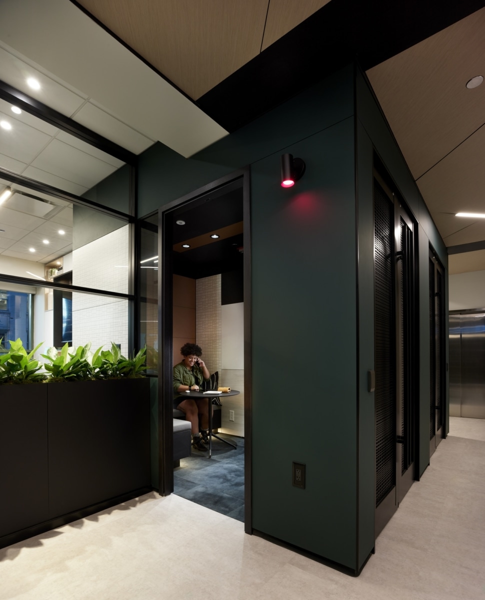 DIRTT Experience Center Showroom and Offices - Chicago | Office Snapshots