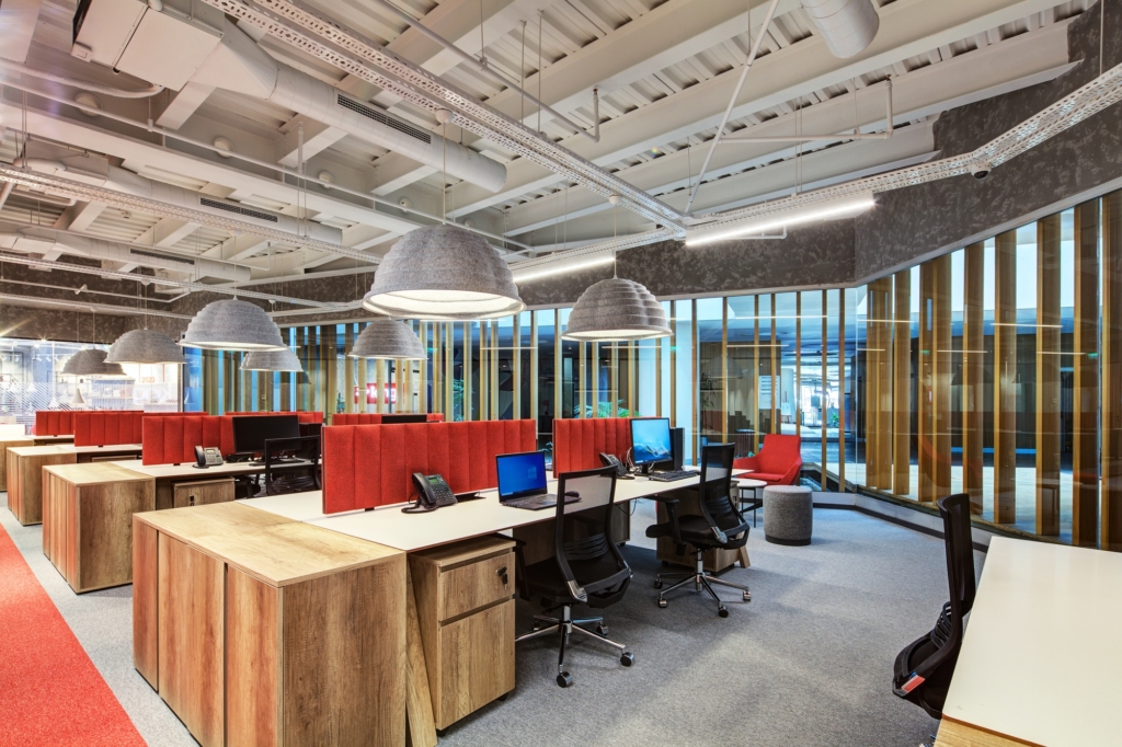 Dogan Imamoglu | Photographer | Office Snapshots