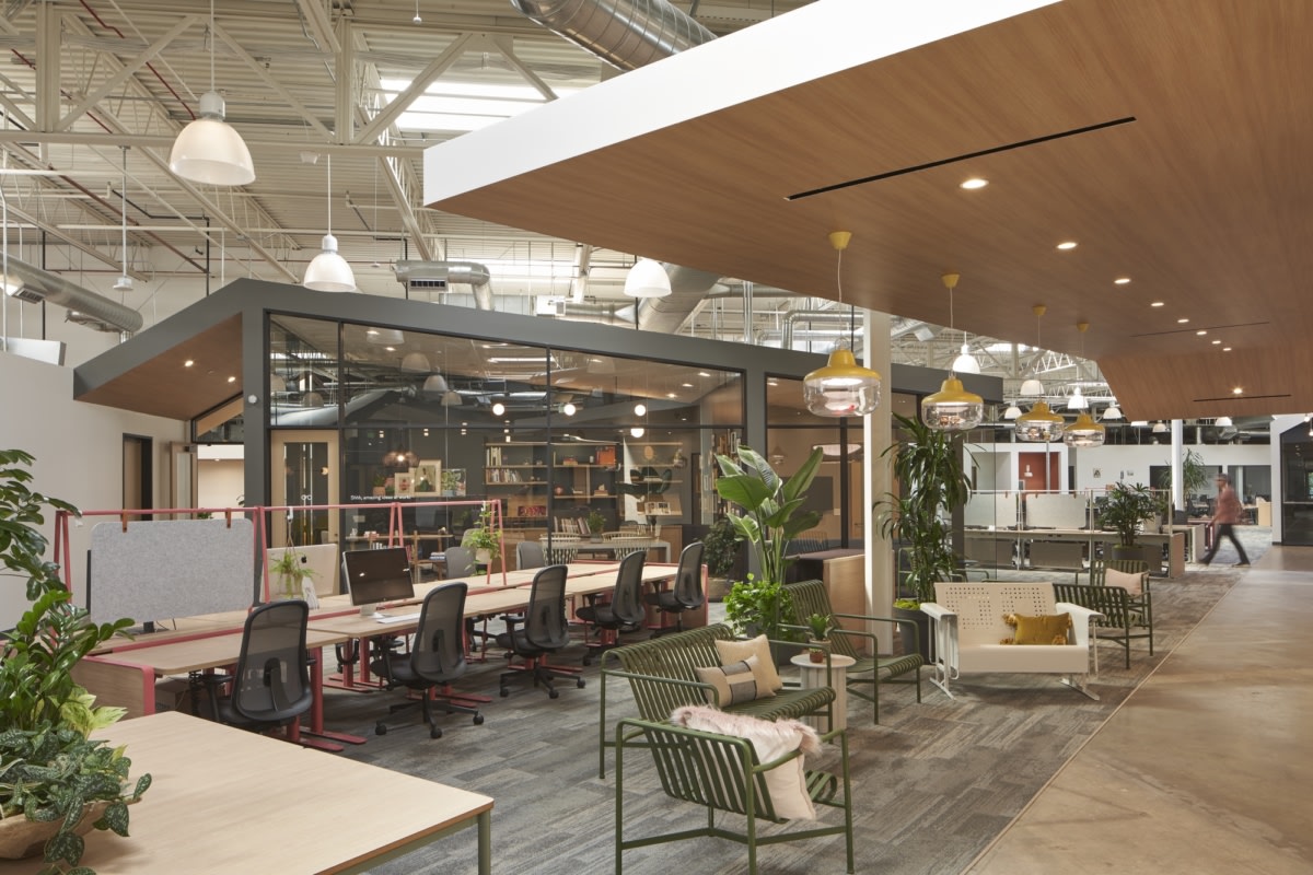 Saatchi & Saatchi Offices - El Segundo | Office Snapshots