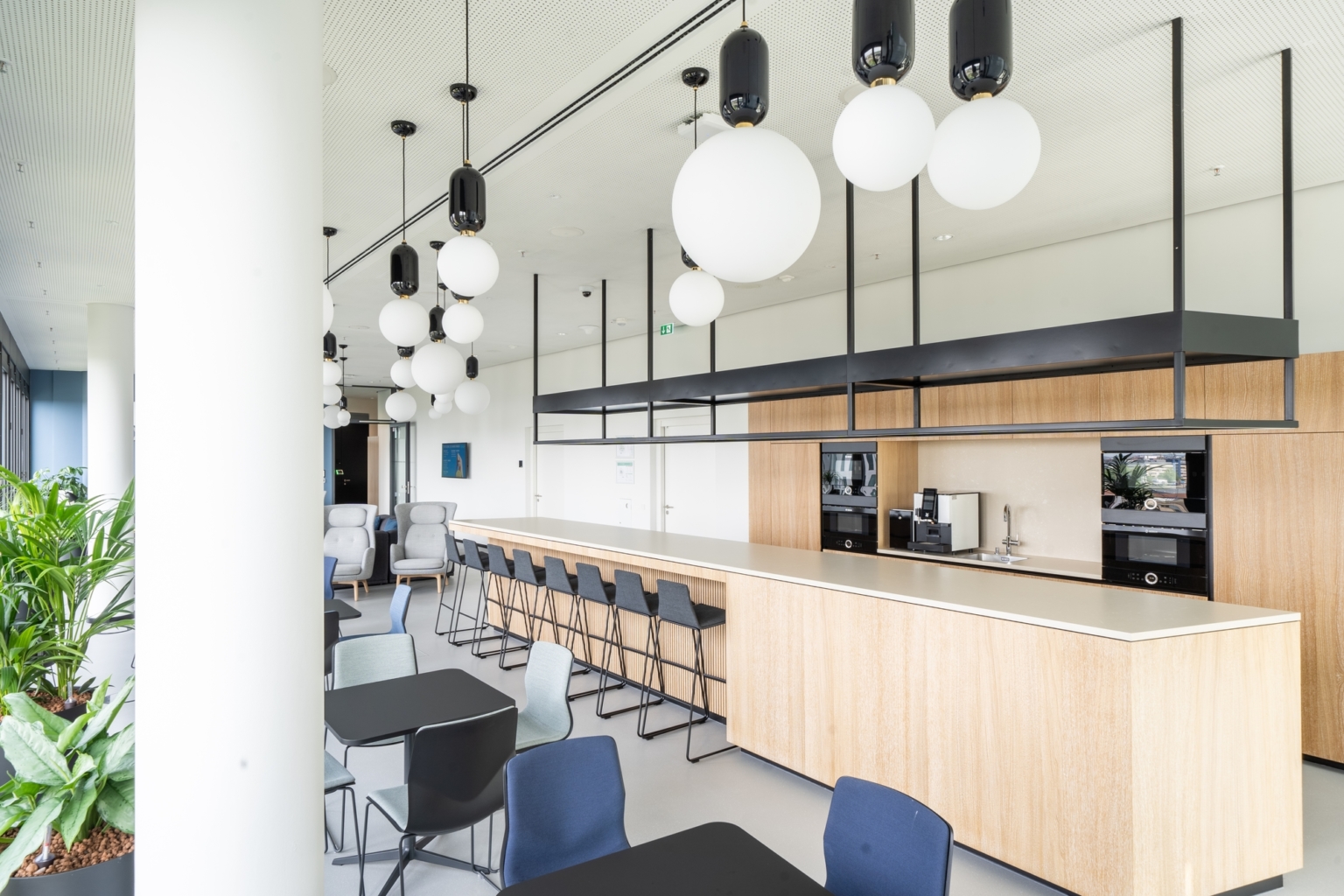 Biotechnology Group Offices - Munich | Office Snapshots