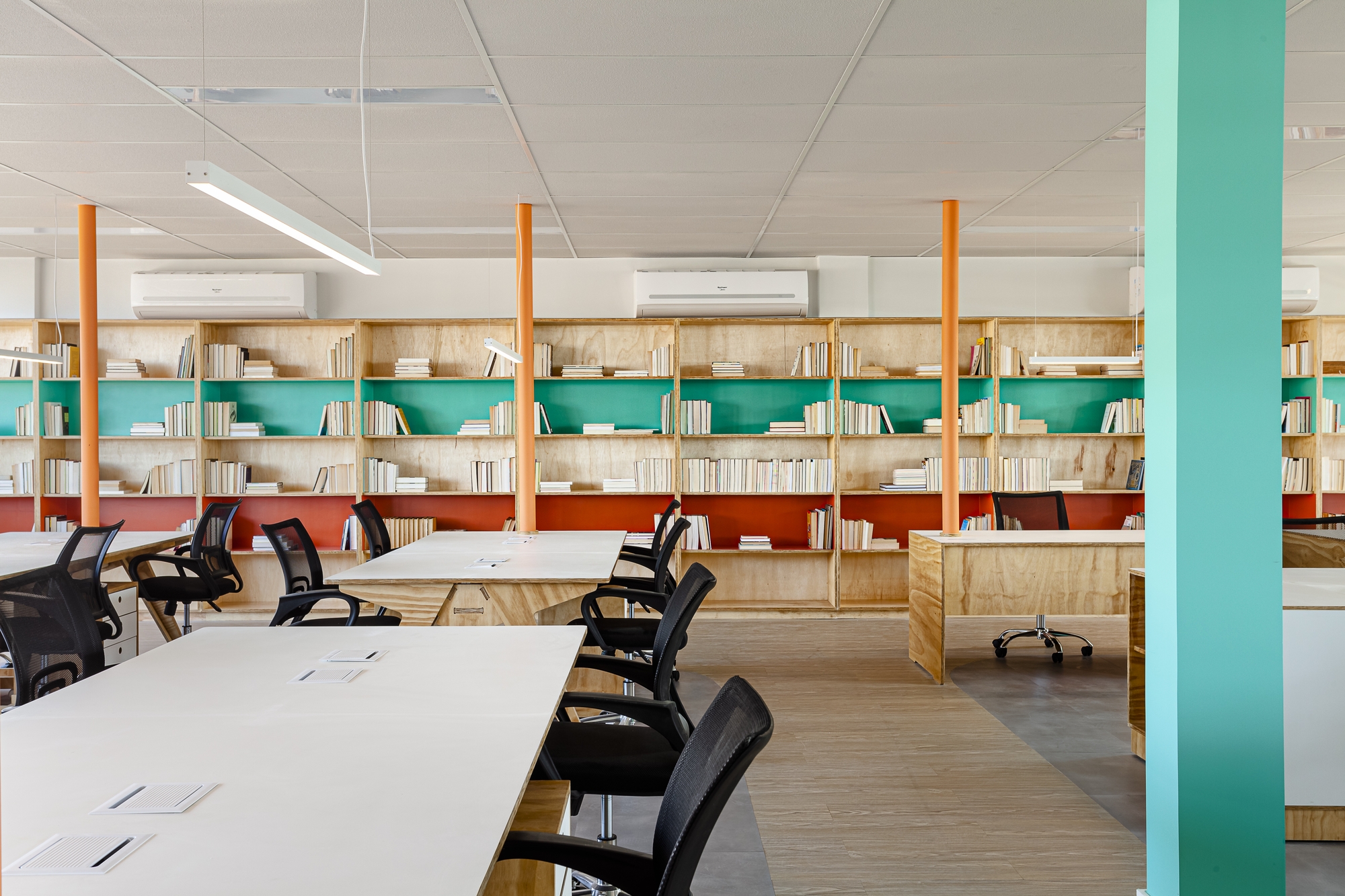 Dhani Borges | Photographer | Office Snapshots