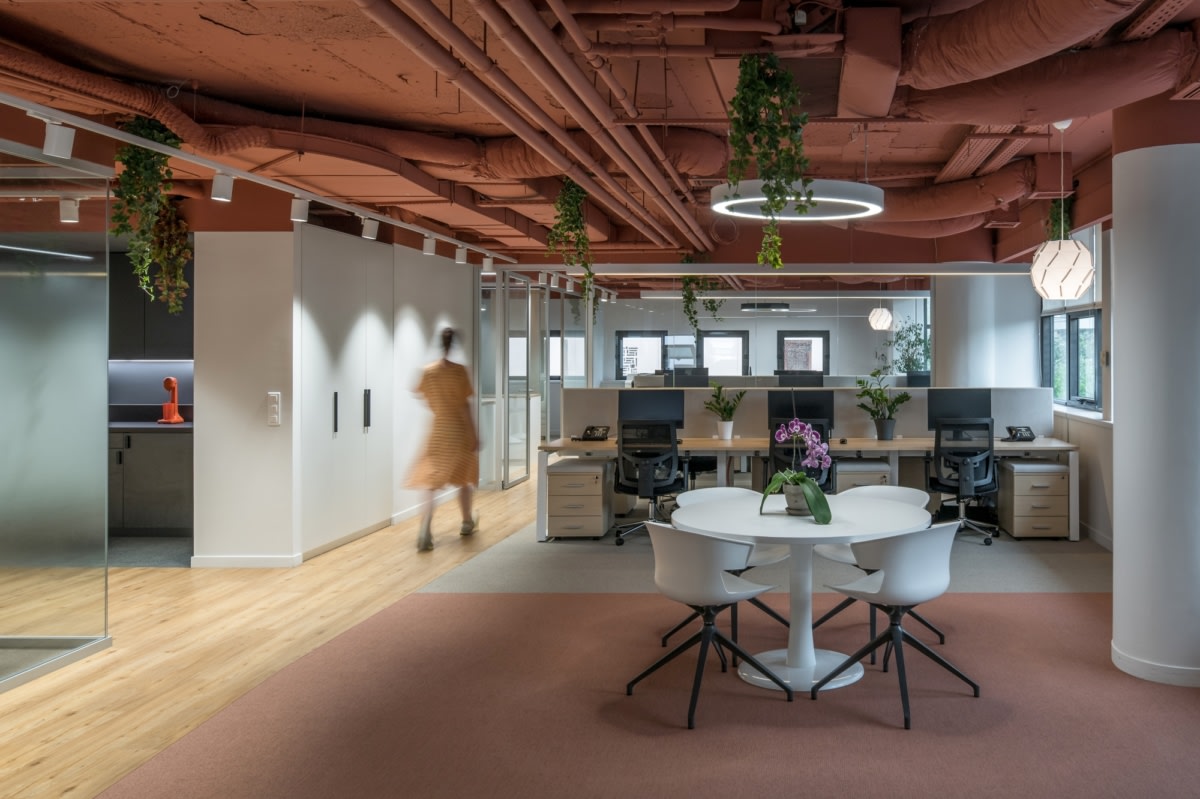 OKTO Offices - Athens | Office Snapshots