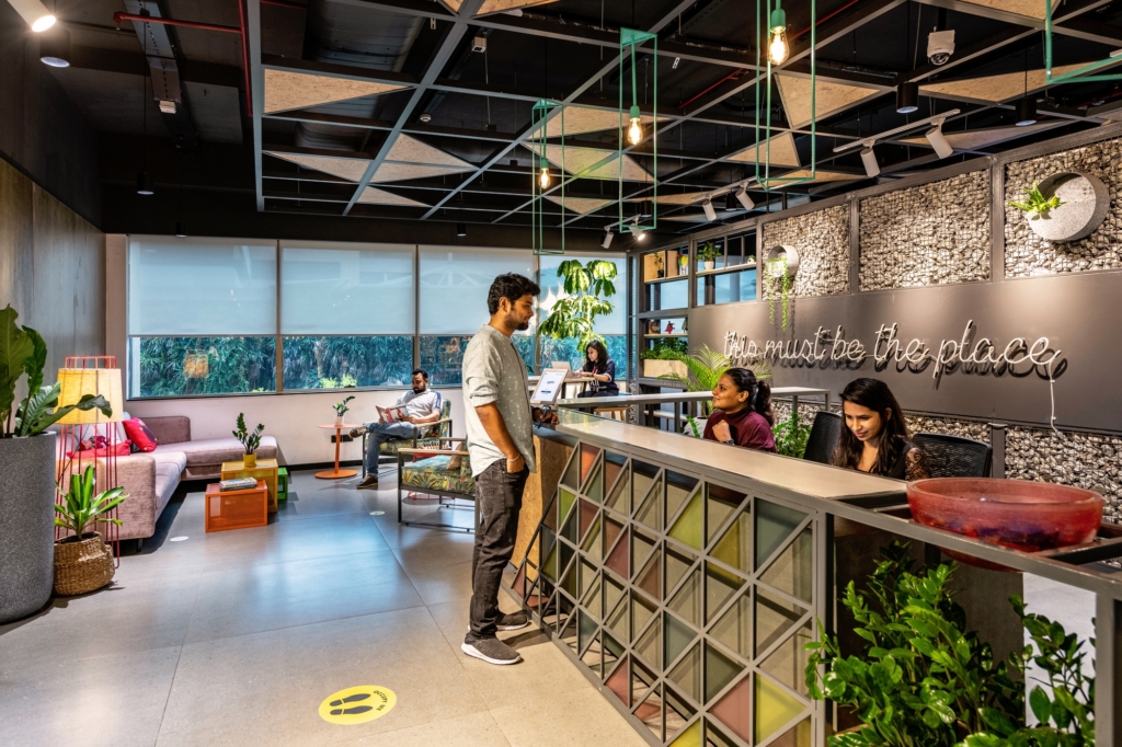 Prashant Bhat | Photographer | Office Snapshots