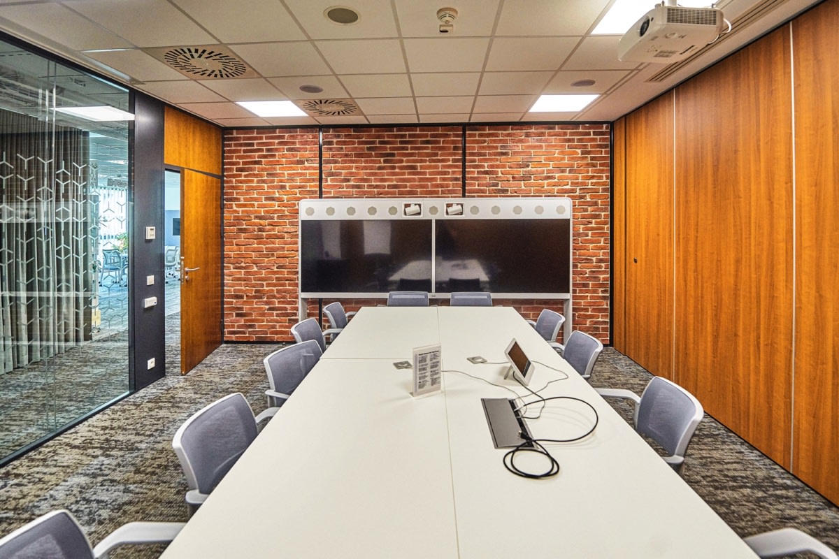 Confidential Pharmaceutical Company Offices - Warsaw | Office Snapshots