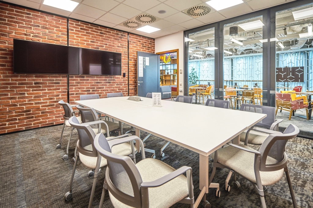 Confidential Pharmaceutical Company Offices - Warsaw | Office Snapshots