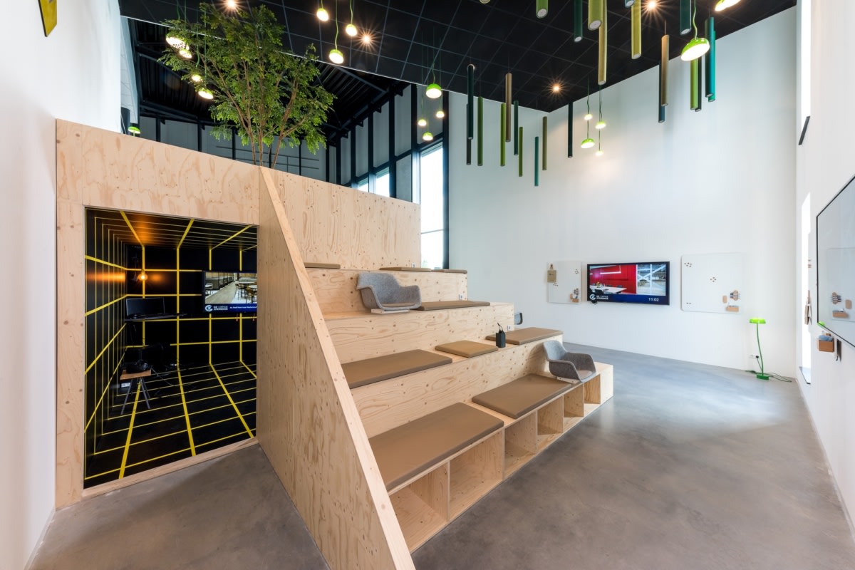 GZ OfficeXperience Showroom - Westzaan | Office Snapshots