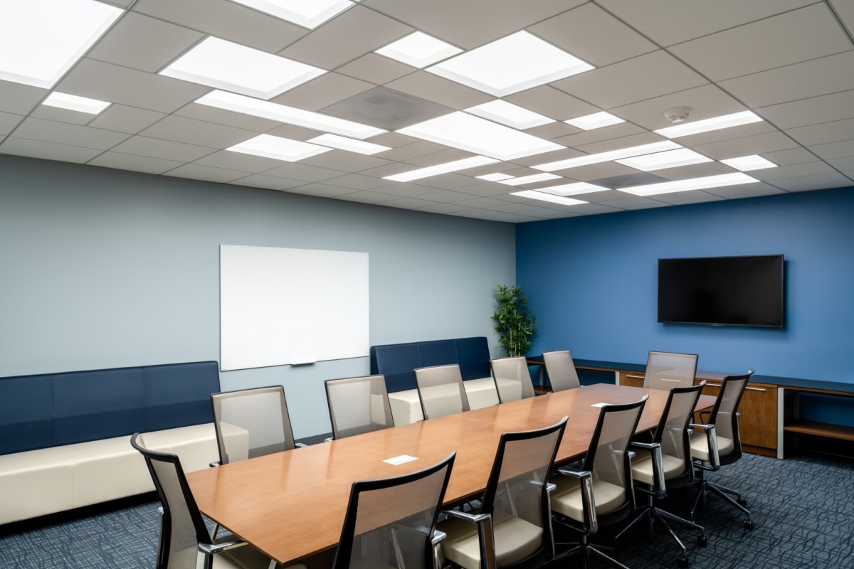 Pinnacle Architectural Lighting LiFT | Office Snapshots