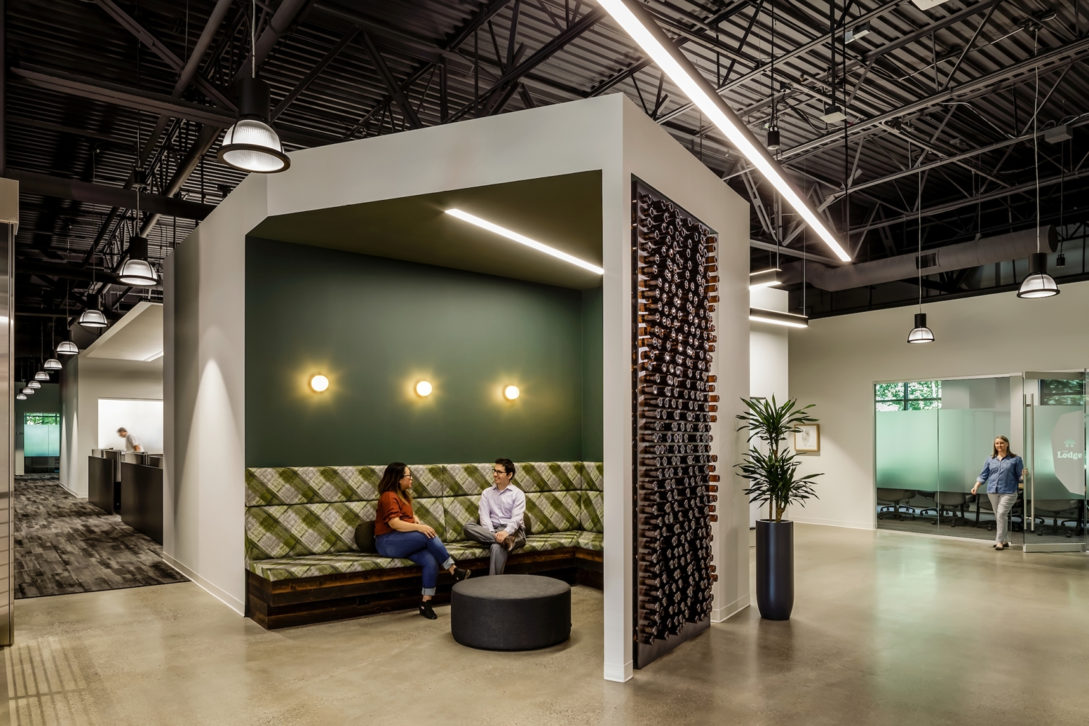 Columbia Distributing Offices - Wilsonville | Office Snapshots