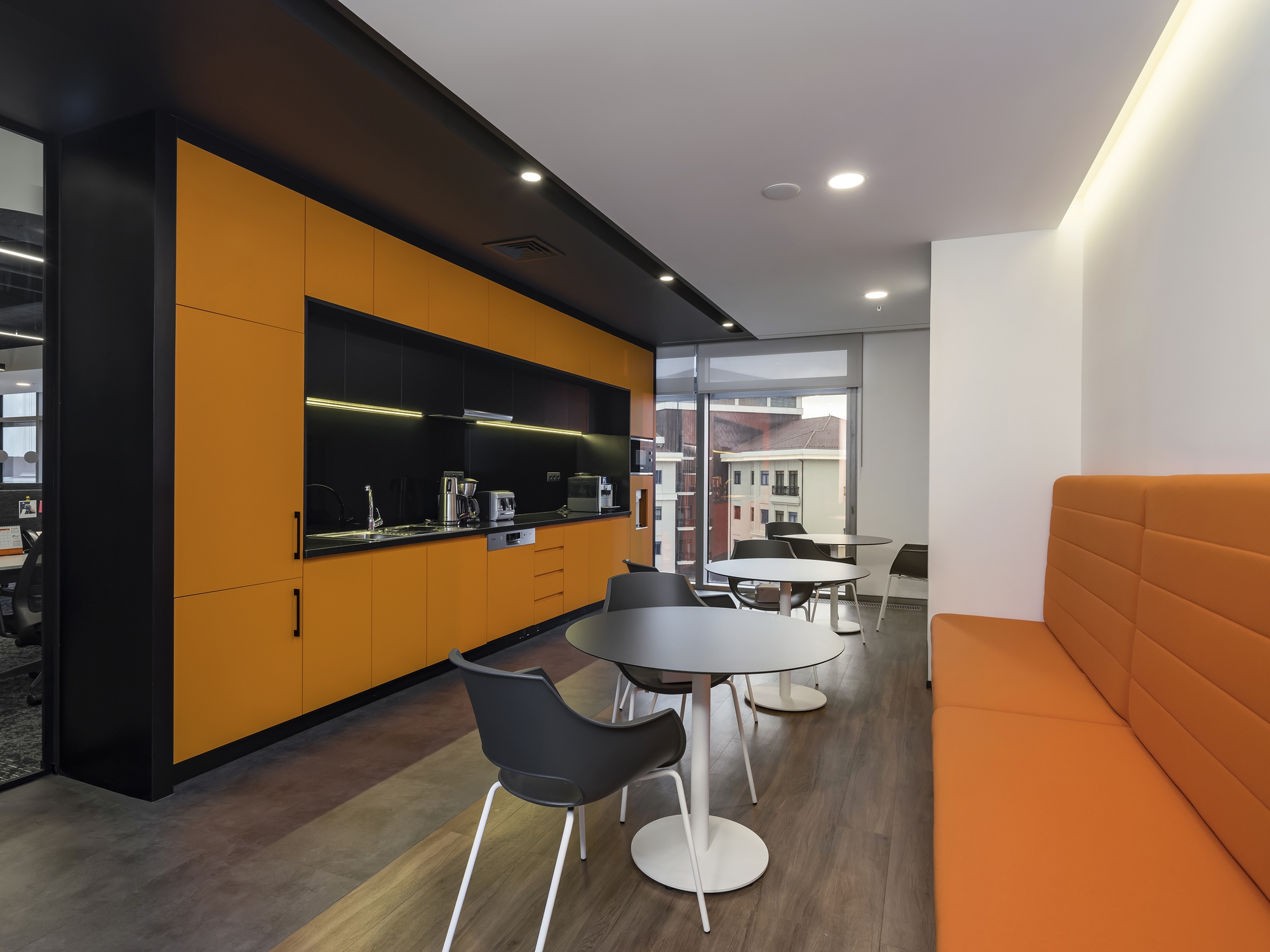 ISS Global Forwarding Offices - Istanbul | Office Snapshots
