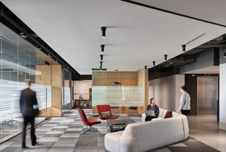 Kiewit Regional Headquarters - Lenexa | Office Snapshots