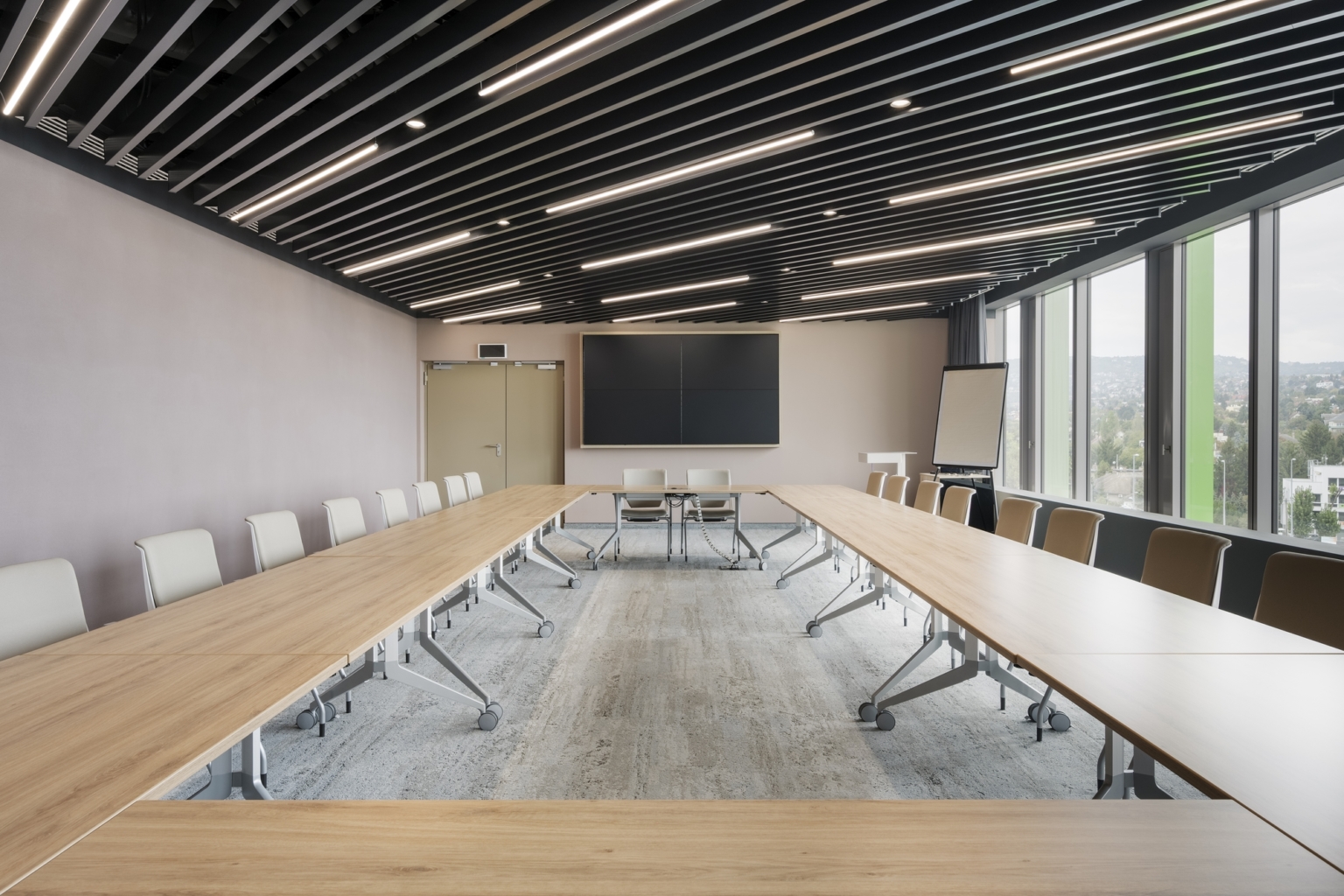 Oracle Offices - Budapest | Office Snapshots