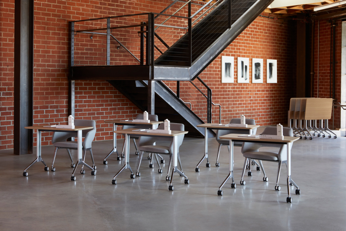 Arcadia Flirt Single-User Table | Office Snapshots