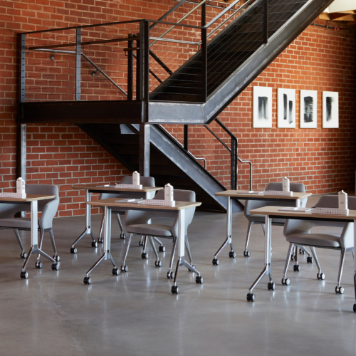 Arcadia Flirt Single-User Table | Office Snapshots