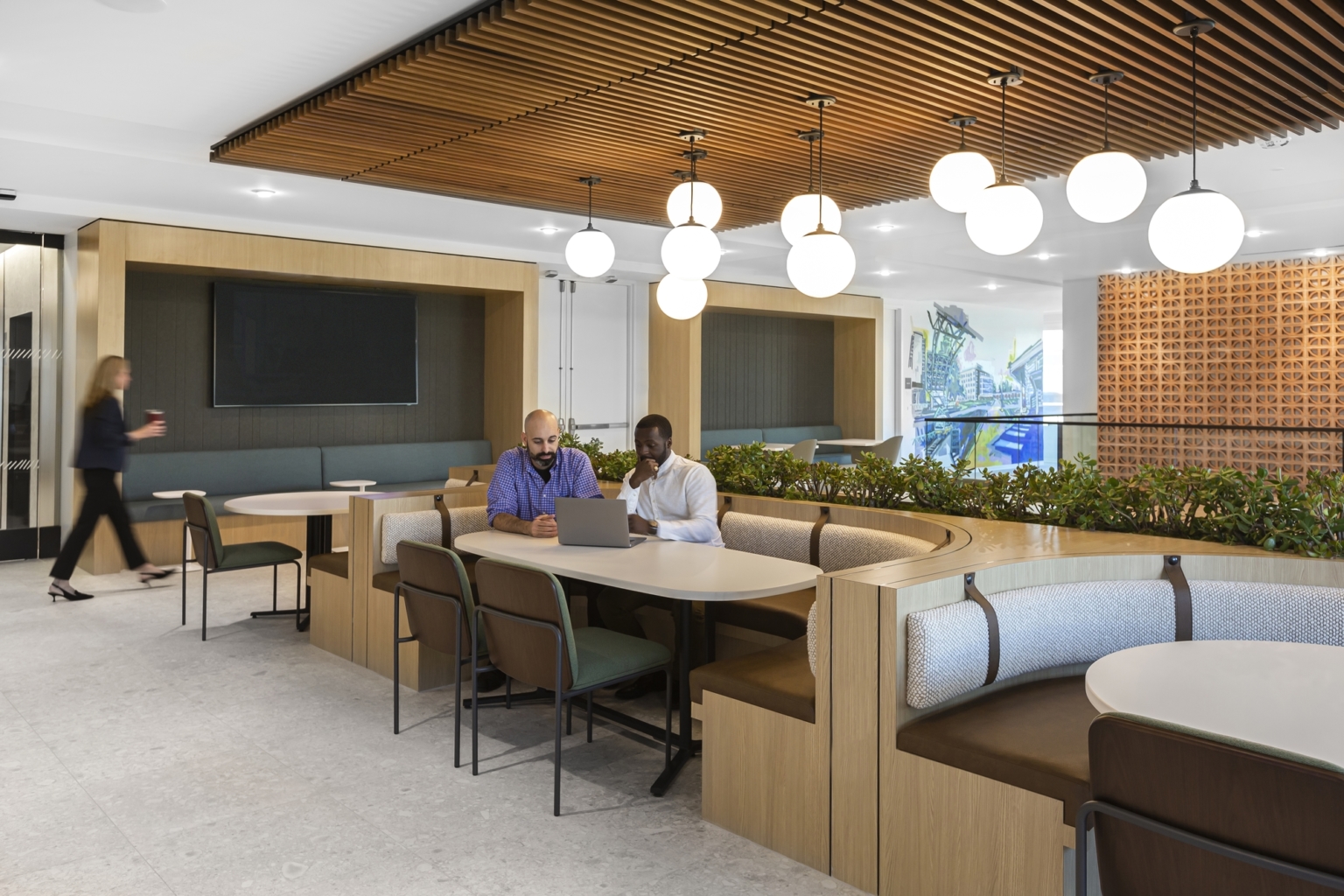 CBRE Offices - Richardson | Office Snapshots
