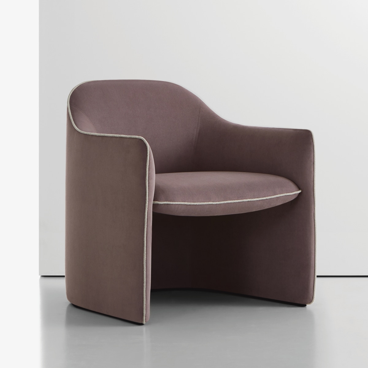Bernhardt Design Jackson Lounge | Office Snapshots