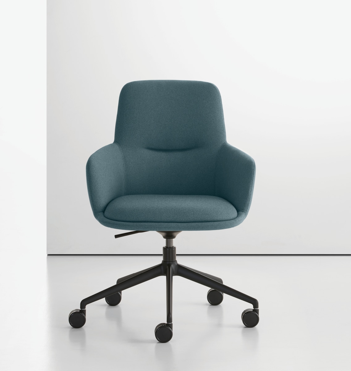 Bernhardt Design Kylo Swivel | Office Snapshots