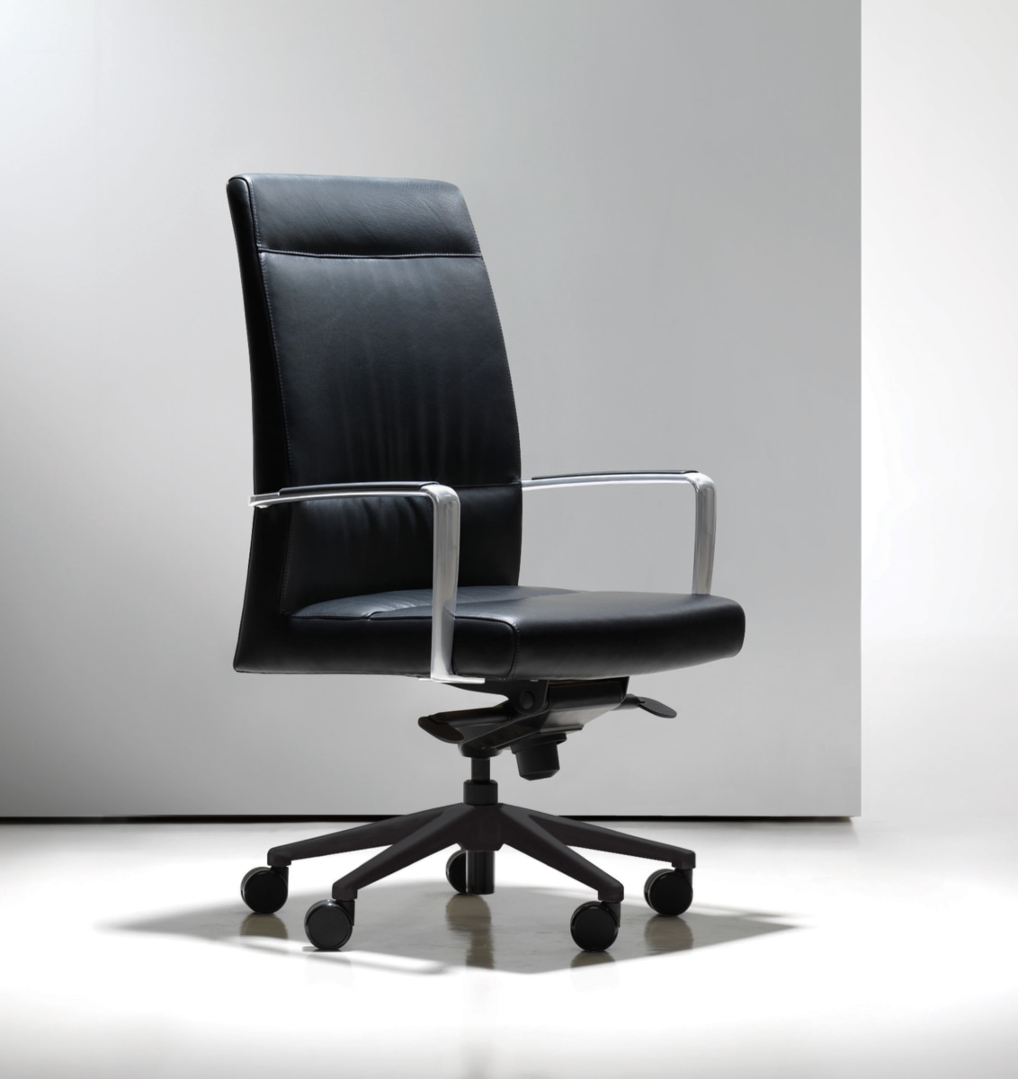 Bernhardt Design Rice Swivel | Office Snapshots