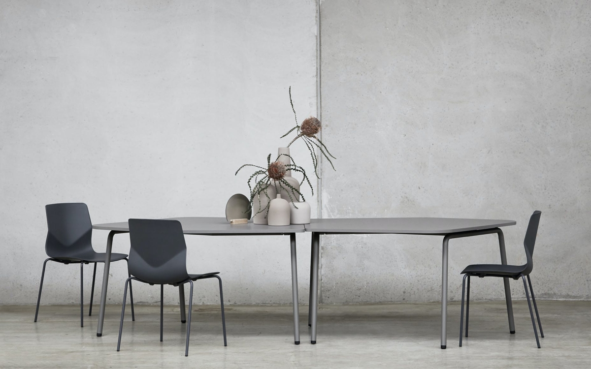 Hightower FourReal®741 Flake Table | Office Snapshots