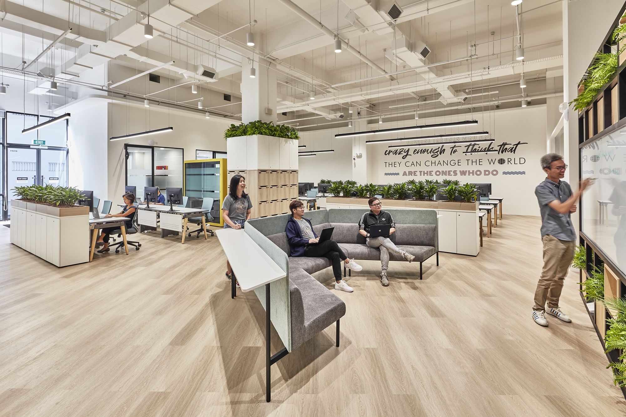 8VI Holdings Offices - Singapore | Office Snapshots