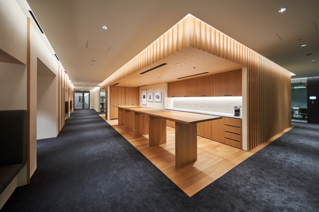 BMW Offices - Tokyo | Office Snapshots