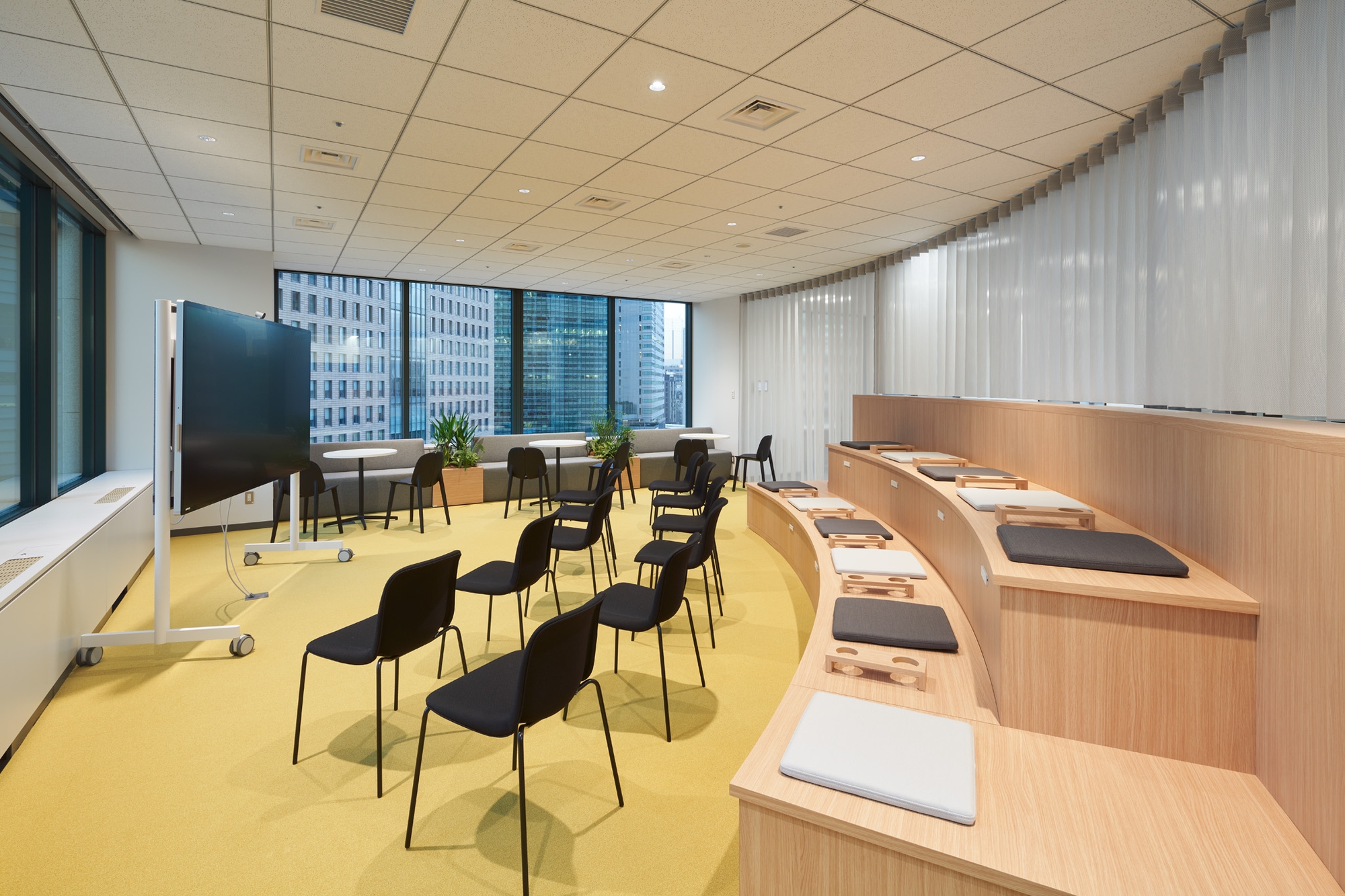 BMW Offices - Tokyo | Office Snapshots